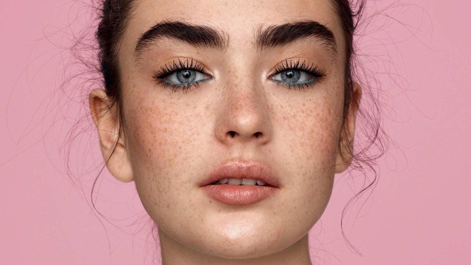 Maybelline Colossal Washable Mascara: Luscious Lashes with Mega Brush